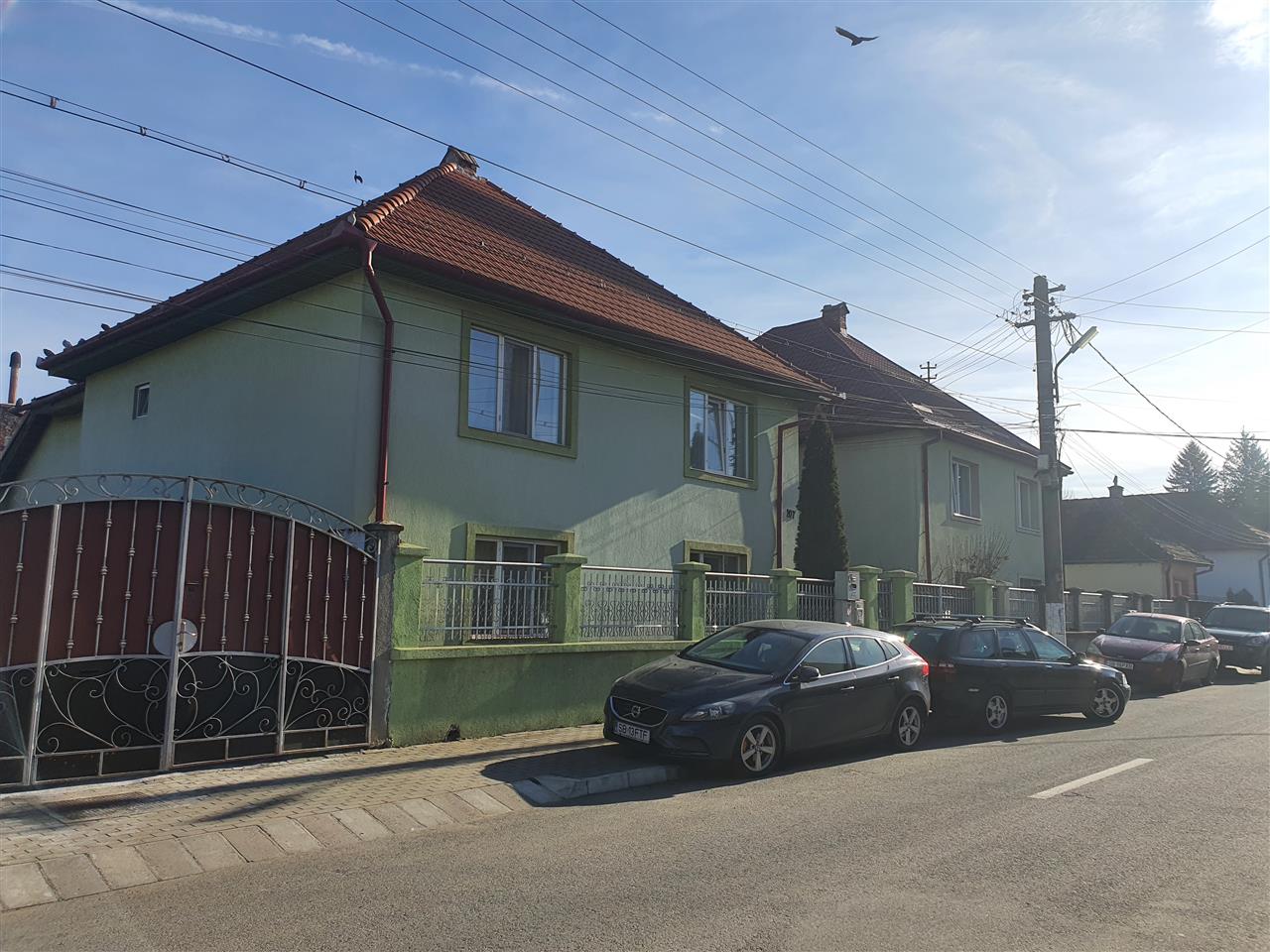 Casa in orasul Avrig , D+P+1 si 700mp teren zona linistita - ID 238